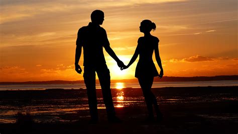 Kissing Romantic Couples Silhouettes