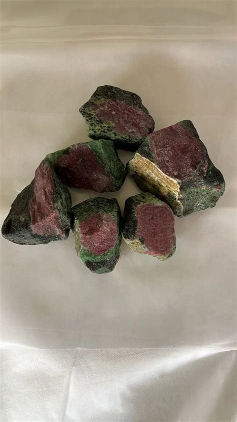 20 Carat Ruby Zoisite Rough Stone At 20 Carat Uncut Ruby In Jaipur ID 2853039586073