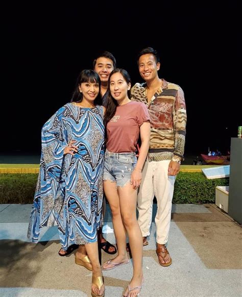 “พญ พักตร์พิไล” โพสต์ภาพสวีต 31 ปีกับ “เศรษฐา ทวีสิน” สามีนักธุรกิจหมื่นล้านแห่งแสนสิริ