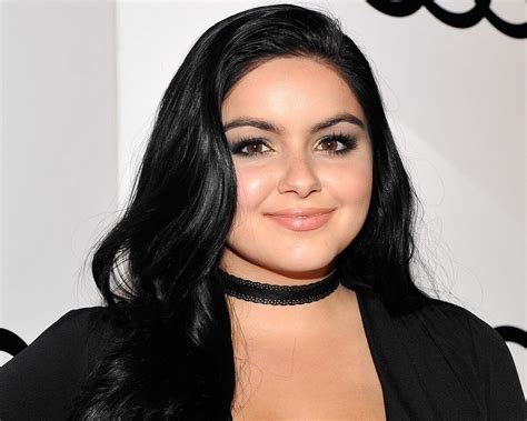 Ariel Arrows Instagram Twitter And Facebook On Idcrawl