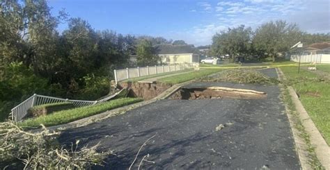 Видео Низ Флорида се создаваат огромни дупки „Моето куче лаеше погледнав надвор и сфатив
