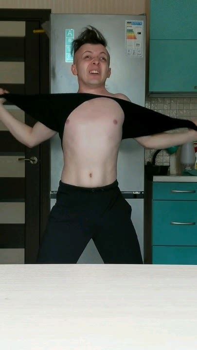 СОЦИОФОБ ПОРВАЛ ФУТБОЛКУ МАЙКУ Youtube