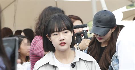 류진아 청하 동선 살피는 꽃미녀 매니저