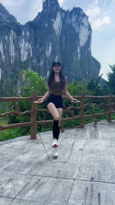 性感丰满臀 女人味十足 小妞身材凹凸有致😜☺ 微胖女生 翘臀美臀 微胖穿搭 Youtube