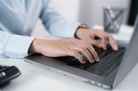 비즈니스 사람들 회의 디자인 아이디어 전문 투자자 작업 새로운 시작 프로젝트 사업가와 사업가가 함께 일하는 회의 개념 남자에