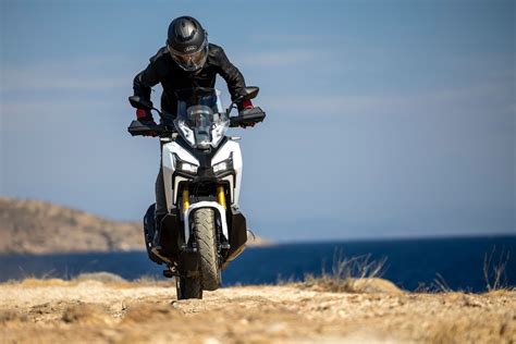 Modello Sym Adxtg 400 Guida Completa A Prezzi Versioni E Optional
