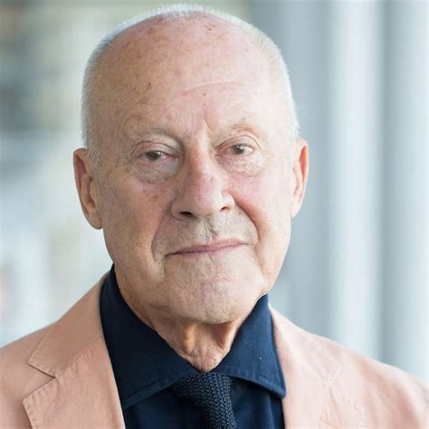 Encourage Density Says Norman Foster At World Design Congress