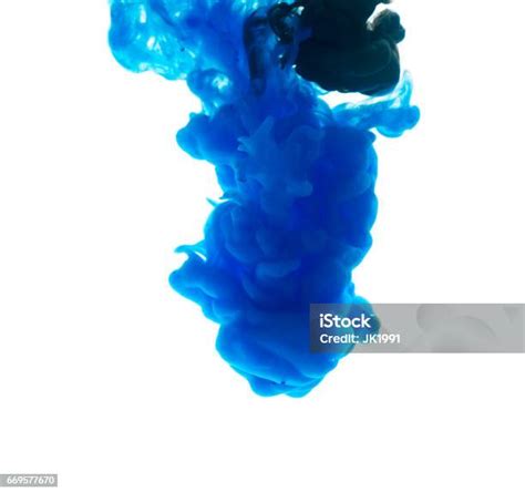 색상과 액체에 모션에 촬영 잉크는 물에 소용돌이입니다 흰색 바탕에 절연 물에 부드러운 잉크의 구름 물 추상 배너에에서 다채로운 잉크입니다 0명에 대한 스톡 사진 및 기타