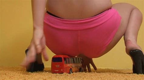 Giantess Butt Crush Bus