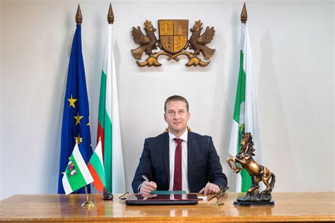 Община Трявна СЛОВО НА КМЕТА НА ОБЩИНА ТРЯВНА ПО СЛУЧАЙ 187 ГОДИНИ ОТ РОЖДЕНИЕТО НА ВАСИЛ