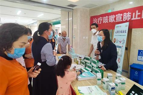 中华中医药学会肺系病专家在甘肃省武威市中医院开展义诊活动
