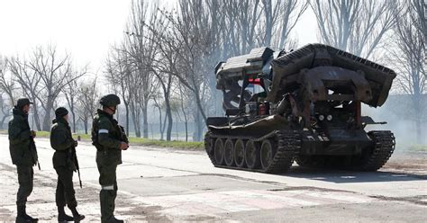 Росія розширила свою військову присутність на фронтах Донбасу і передала Маріуполя черговий