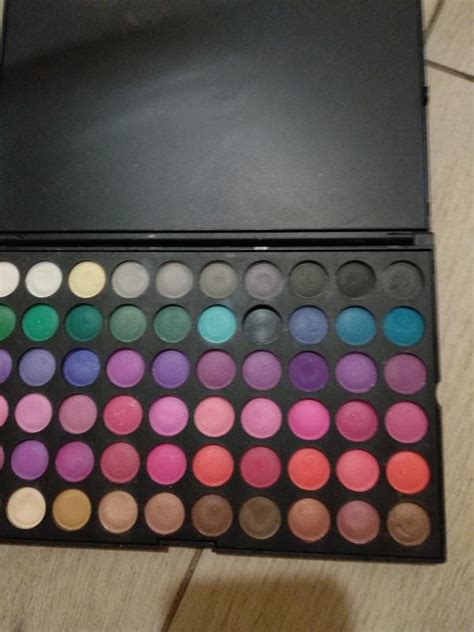 Палетка теней — цена 400 грн в каталоге Тени для век Купить товары для красоты и здоровья по