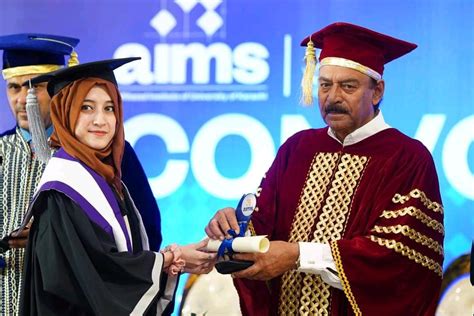 Najia Batool On Linkedin Graduation Bachelorsdegree Convocationday