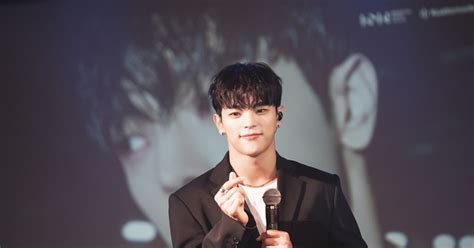 김우진 日 팬콘서트 I Like The Way 성공 팬 떼창