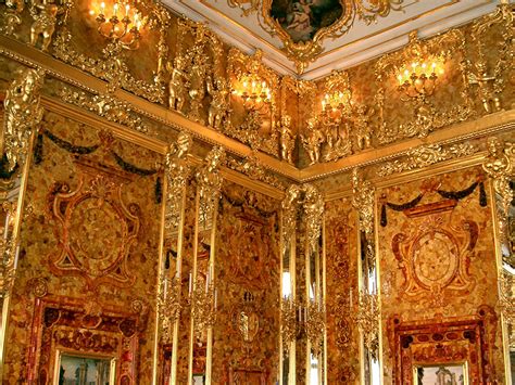 Самые красивые украшения из янтаря