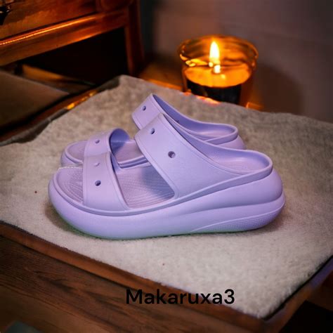 Шлепки Crocs Classic Crush Sandals — ціна 1699 грн у каталозі Шльопанці Купити жіночі речі за