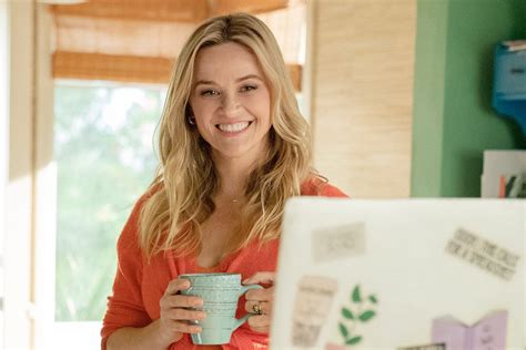 Your Place Or Mine The Netflix Movie Cast Reese Witherspoon So So Wrong
