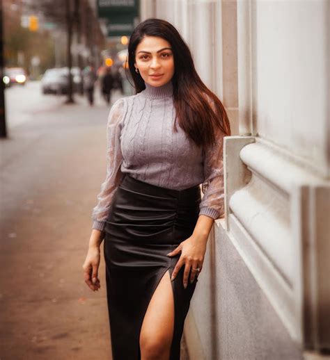 Neeru Bajwa Photos Neeru Bajwa In Punjabi Suit Wallpapers Images