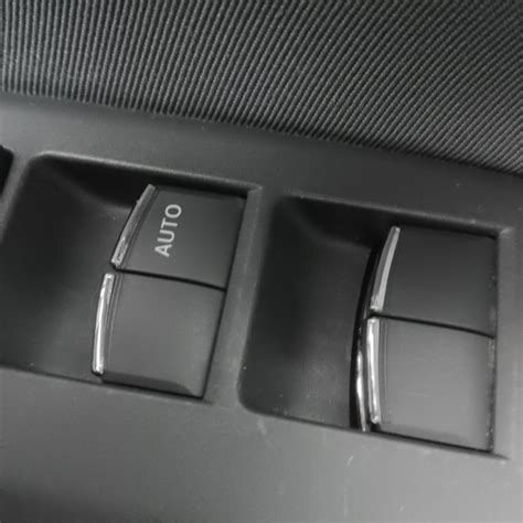 Декоративные накладки на кнопки стеклоподъемников — Honda Fit (4G), 1,5 ...