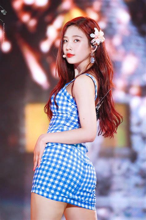 Joy Red Velvet Khoe Body Sexy Mướt Mắt Qua Loạt Sân Khấu đỉnh Cao