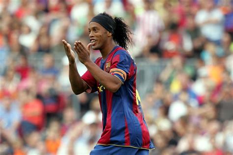 Ronaldinho Barcelona 2007 80m Euros Marca English