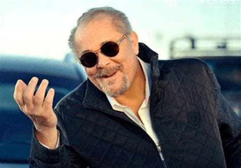 بكلمات مؤثرة محمد محمود عبد العزيز يُحيي الذكرى السادسة لوفاة والده