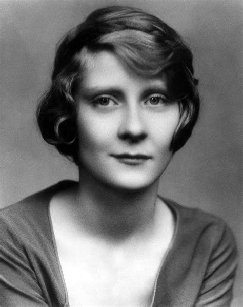 Who Was Peg Entwistle The True Story Of Her Death On Hollywood Sign