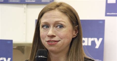 Chelsea Talks Fake News On Twitter Instantly Learns What A Horrible Idea It Was