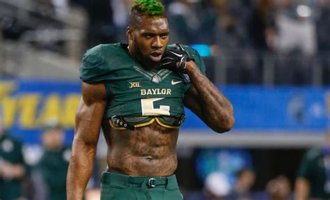 Ex Baylor Football Star Shawn Oakman Indicted For Sexual Assault In Texas