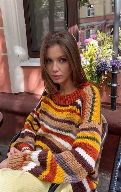 Вязаный джемпер с рукавами полосатый модный оверсайз в наличии один в интернет магазине на