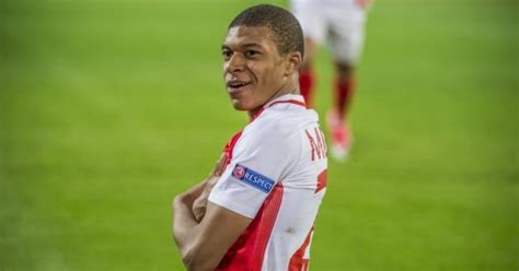 La Trayectoria De Kylian Mbappé De Su Faceta Como Flautista Al Corte