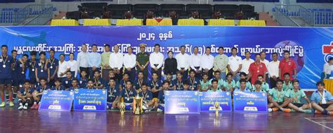 မန္တလေးတိုင်းဒေသကြီးဝန်ကြီးချုပ် ဦးမျိုးအောင် ၂၀၂၄ ခုနှစ် ဝန်ကြီးချုပ်ဖလား ခရိုင်ပေါင်းစုံ အသက