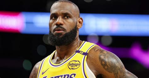 Lebron James Gets In The Face Of Espns Stephen A Smith In Heated