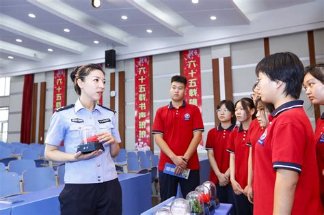 济南公安：女警宣讲团走进校园开展普法教育“开学第一课”防范师生诈骗
