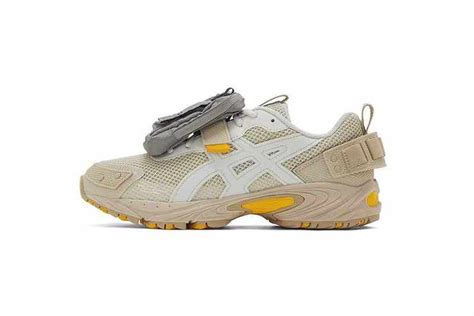 ASICS' GEL-Kahana V3 Shoes Wear Tech-y Pouches