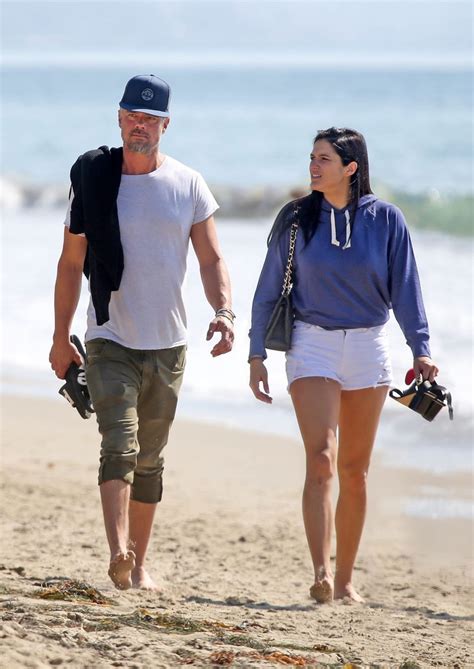Josh Duhamel And Audra Mari Walk On The Beach 13 Sexy Photos Thefappening