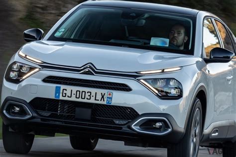 シトロエン新型「e C4 X」欧州登場 スタイリッシュな電動・個性派クーペsuvは新たなパワートレインを搭載 Vague ヴァーグ