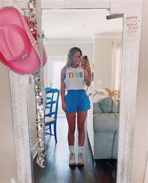 🌷☘️🦋🌸☕️ On Instagram “tyj 💗💜💛💚” Sporty Casual Fitness Inspo Outfit Inspo