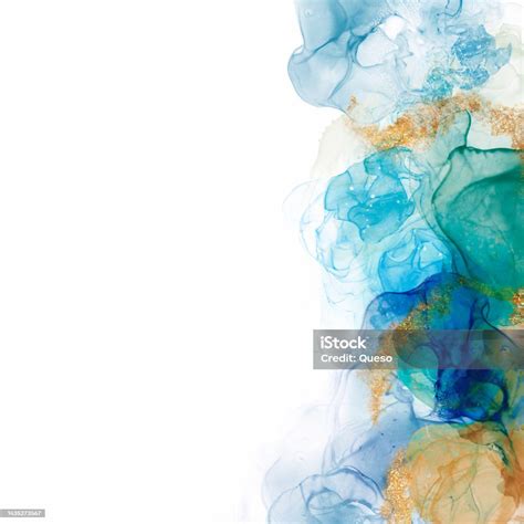 텍스트를위한 공간이있는 알코올 잉크의 흰색 배경에 추상 일러스트레이션 섬세한 금 장식이있는 녹색과 파란색 유체 사각형의 화려한 예술 배너 물과 연기를 연상시키는 모양 0명에