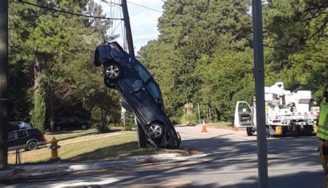 3 Teens Injured Car Lands Vertically After North Carolina Crash Wbtw