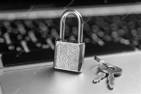 Premium Photo Computer Security Concept Padlock On Computer Keyboard