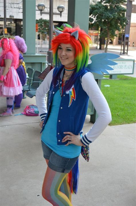 Rainbow Dash Cosplay Vinger