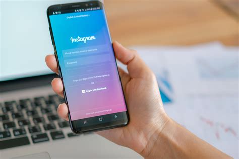how to add an instagram widget in a blogger blog helplogger