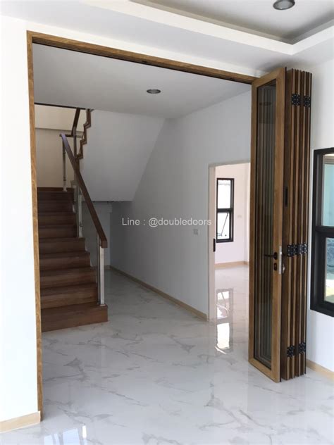 รวมแบบประตูบานเฟี้ยม ภายใน ภายนอกบ้าน ตัวอย่างกว่า50ผลงาน