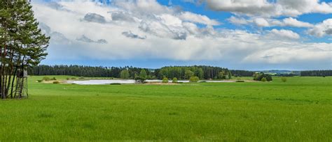 집 밖의 Hdr 건초지 경치 고요한 고용하다 골프 관찰 관찰하다 구름 나무 농업 농장 농촌의 높은 자리 높은 해상도 들판 망루 목가적인