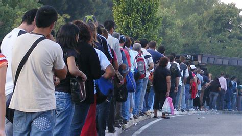 Como Hacer Que Una Fila Avance