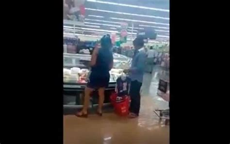 Exhiben A Hombre Por Grabar Bajo La Falda De Una Mujer En Supermercado