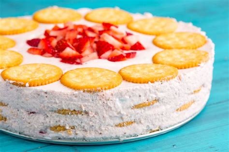Best Strawberry Ritz Cake Recipe How To Make Strawberry Ritz Cake