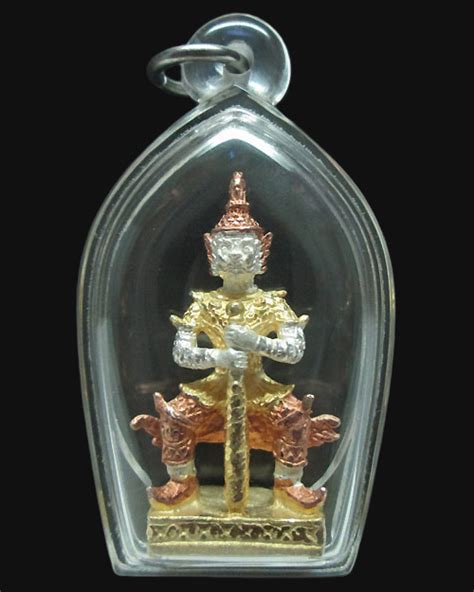 ท้าวเวสสุวรรณหลวงปู่หงษ์ พรหมปัญโญ วัดเพชรบุรี จ สุรินทร์ ปี ๒๕๕๖ เนื้อสามกษัตริย์ พระสวยครับ